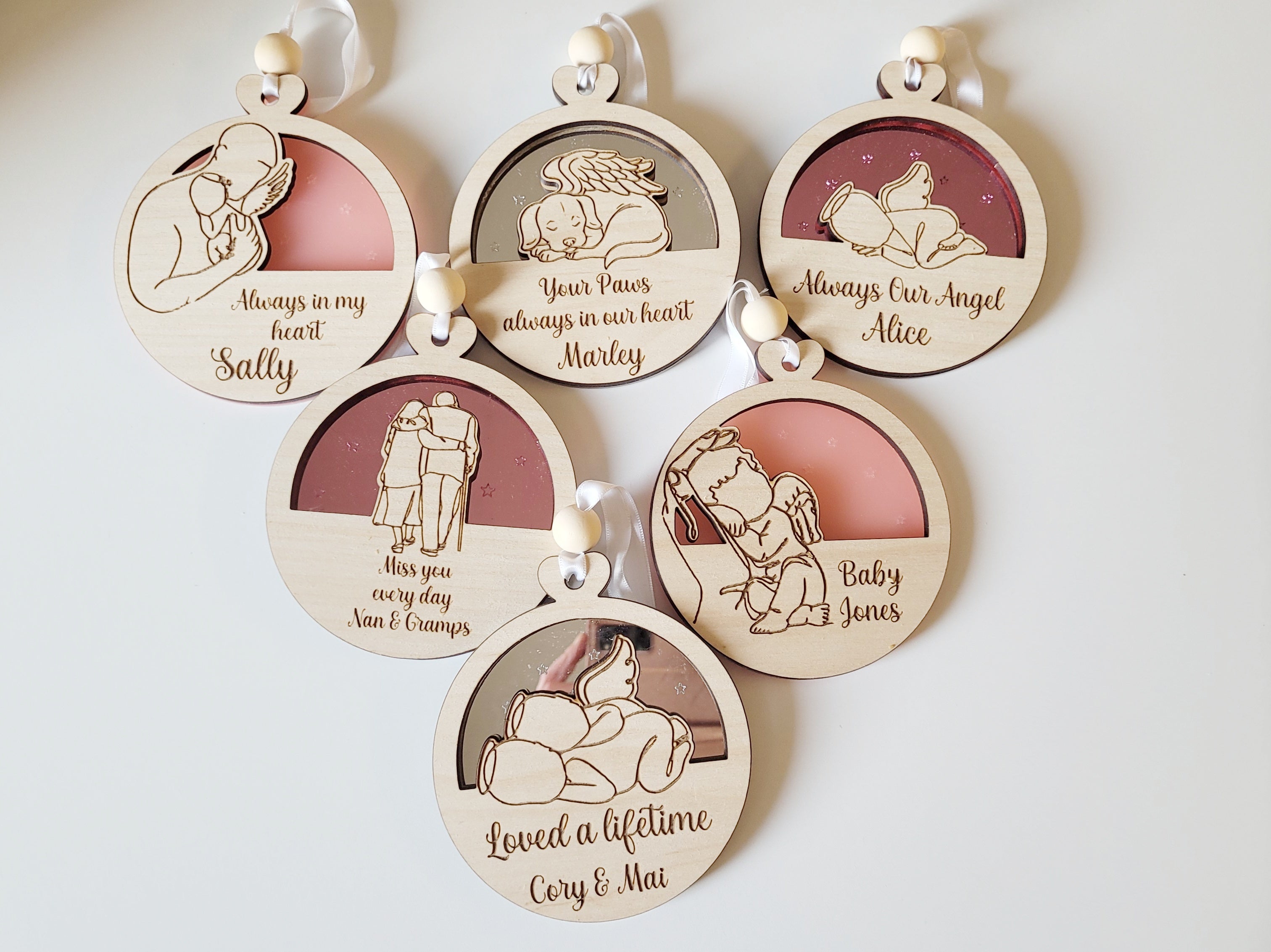 Personalised memorial baubles – The snappy laser cut shop